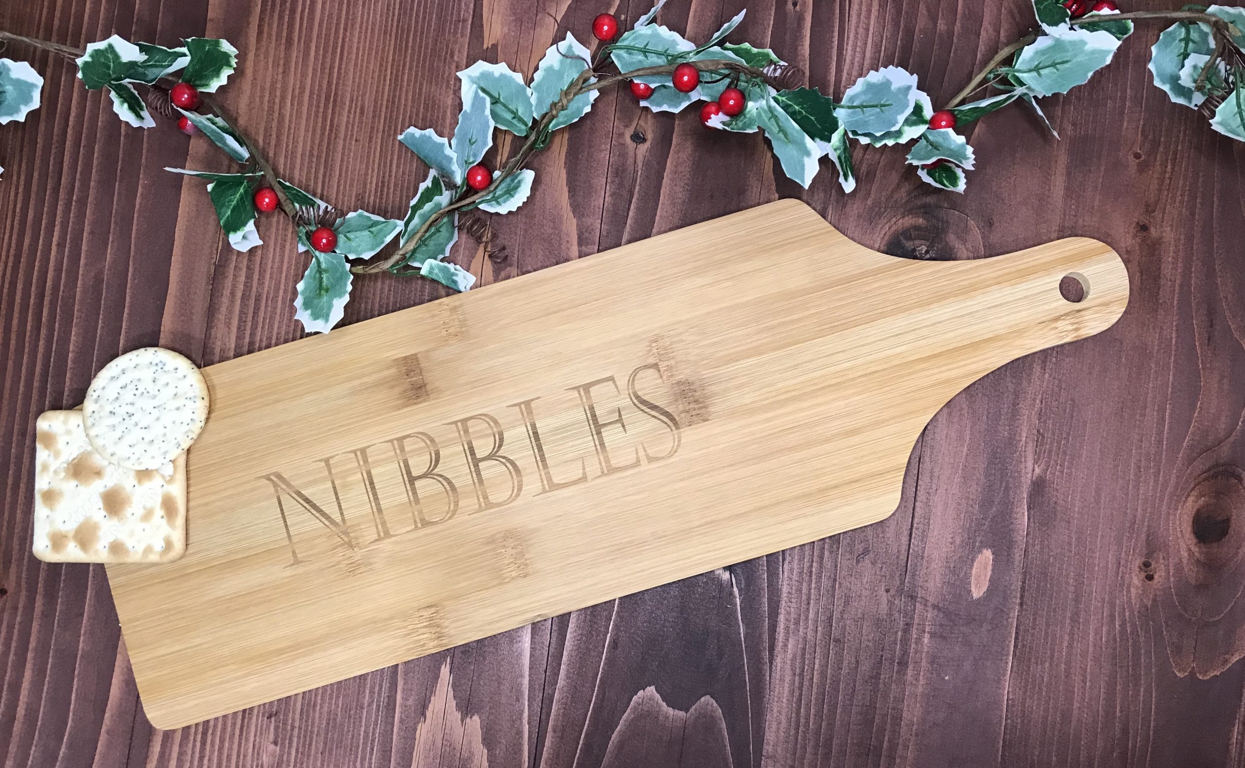 Bamboo Serving board Nibbles - Giftinc Bamboo serving board